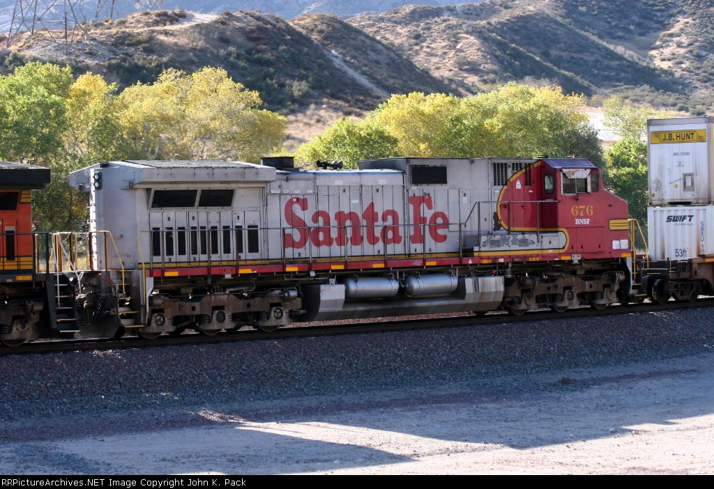 BNSF 676